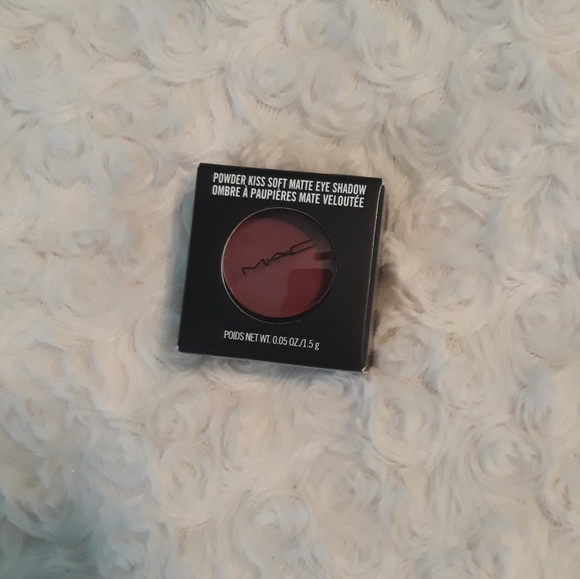 Powder matte eye shadow palette lens blur - chlistapplication